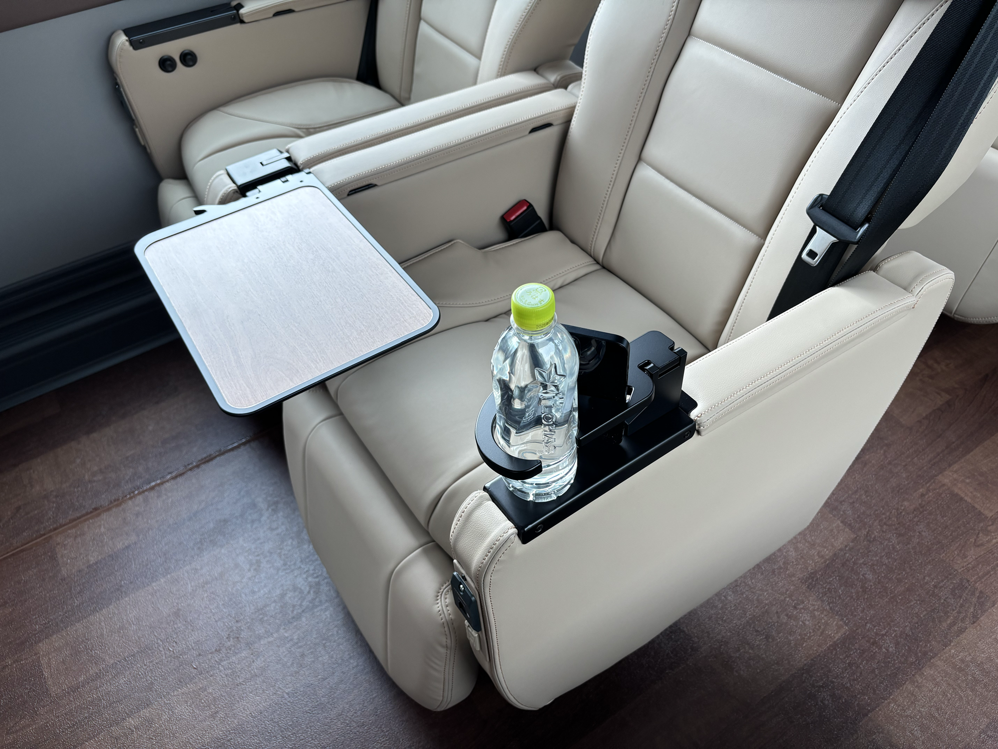 Premium Mid-size Bus “瑠璃” (RURI) | 岩手県北バス（公式サイト）路線バス・高速バス・貸切バスの情報